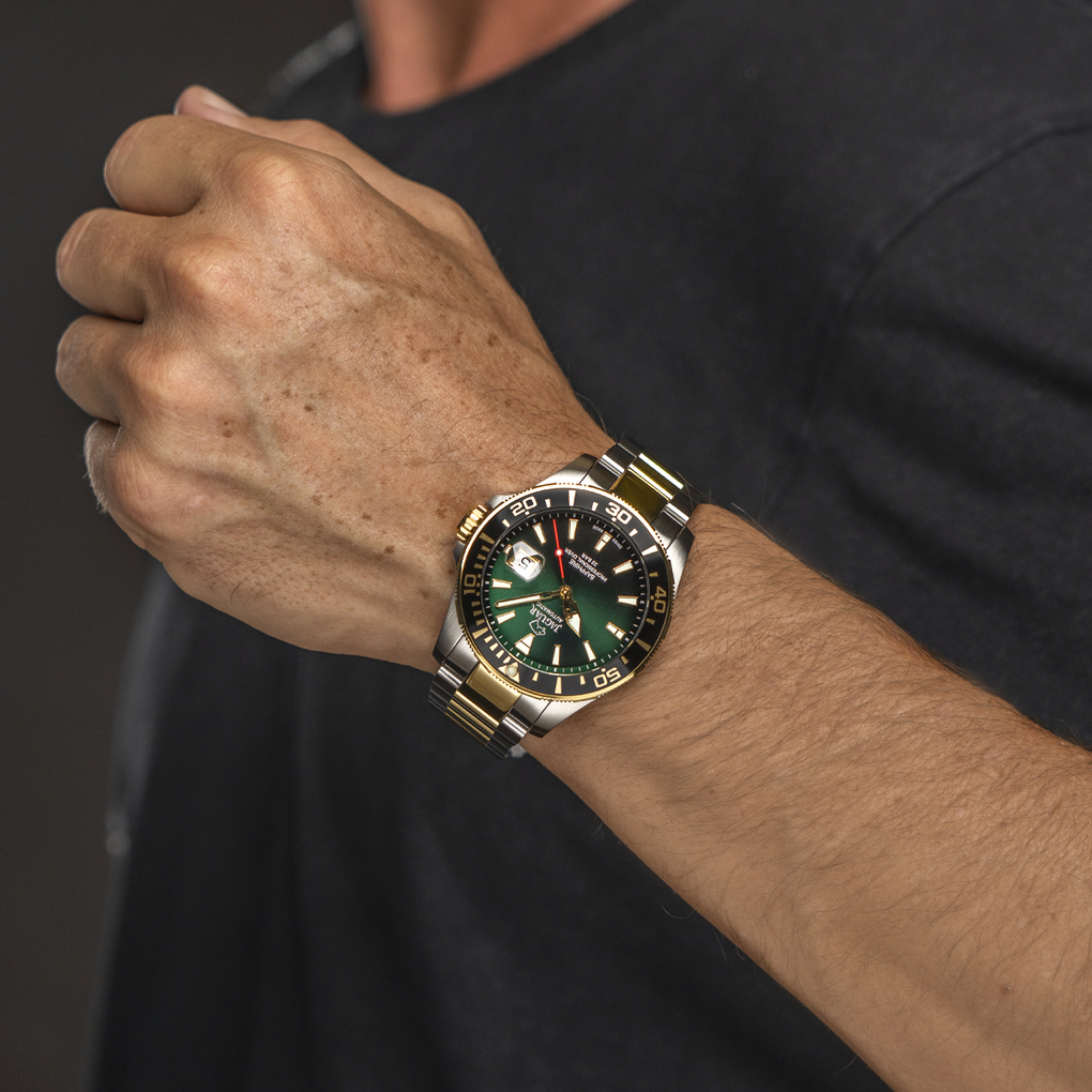 JAGUAR PRO DIVER AUTOMATIC MEN'S WATCH, BLACK AND GREEN J887/4
